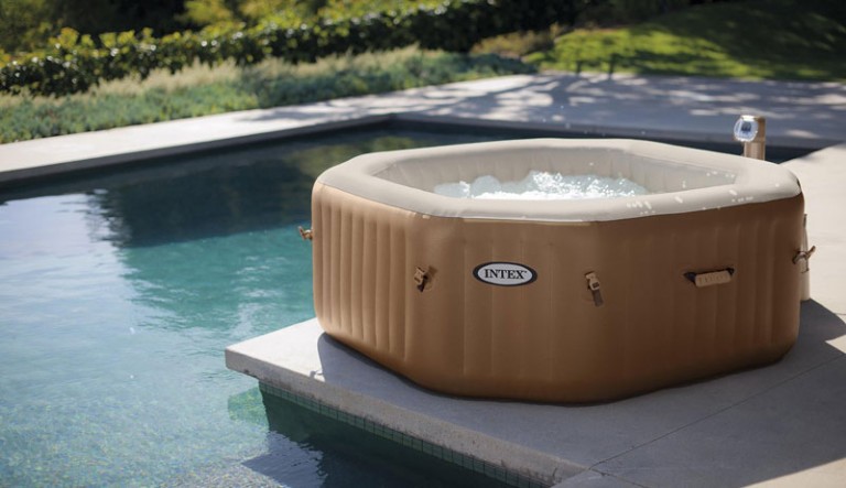 Best Square Shaped Inflatable Hot Tubs ideal for Patios